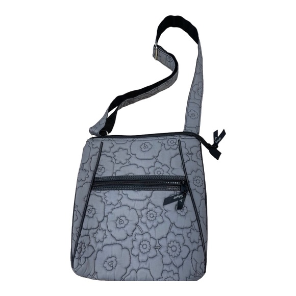 thirty-one | Bags | Thirty One Grey Floral Poppy Quilted Crossbody Bag ...